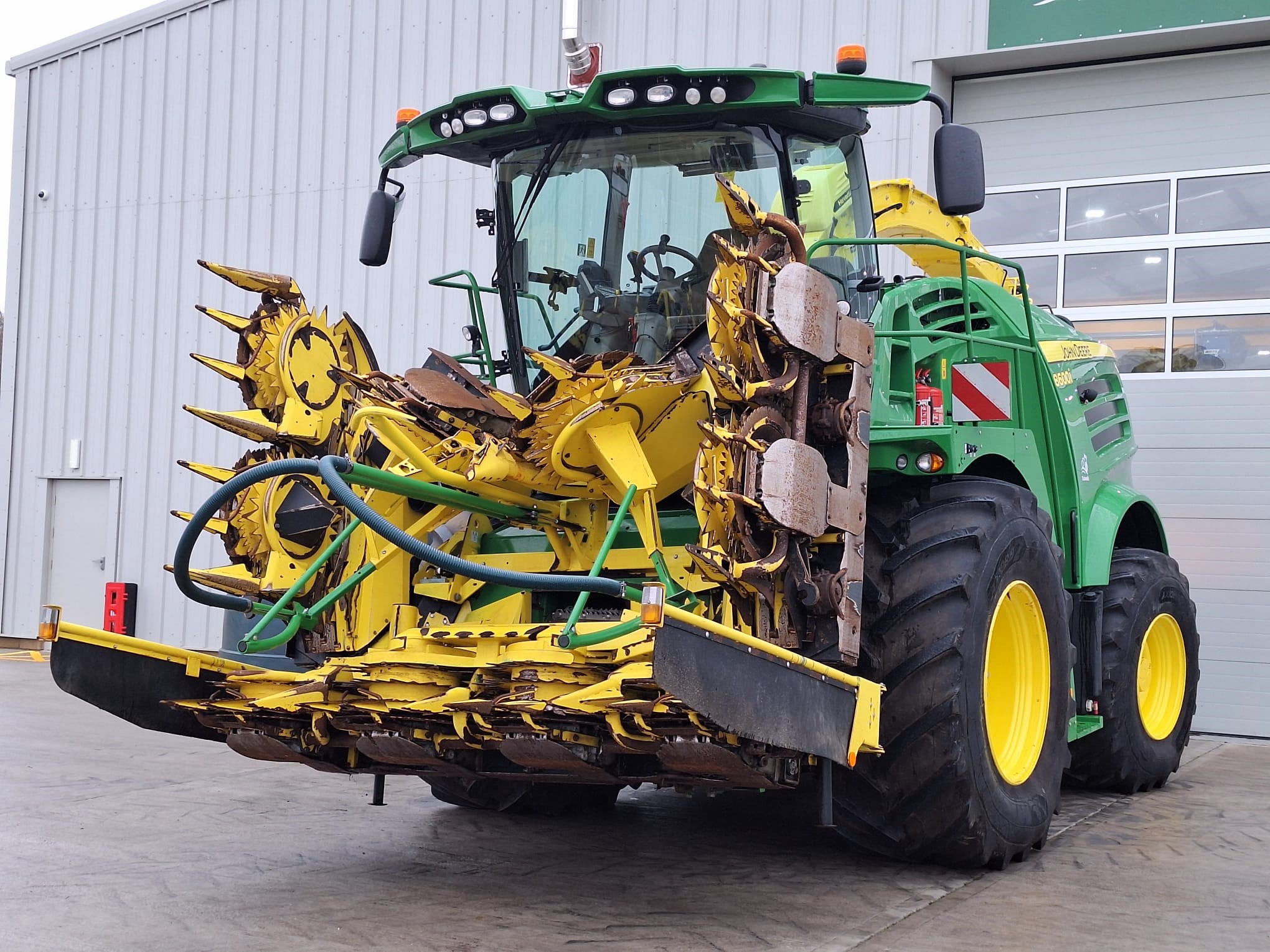 JOHN DEERE 8600 SPFH - Tuckwells